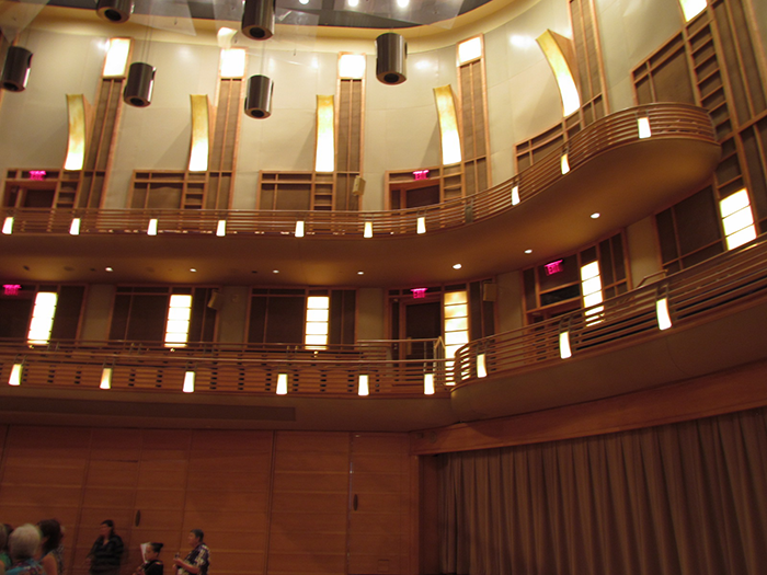 2016 Strathmore Guitar and Ukulele Summit Crawls Backward (When Alarmed)