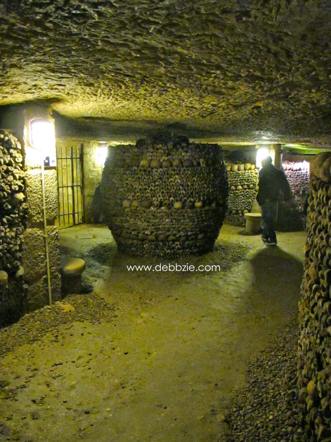 My Time Capsule: France: Catacombs of Paris - Life Under The City Of Lights