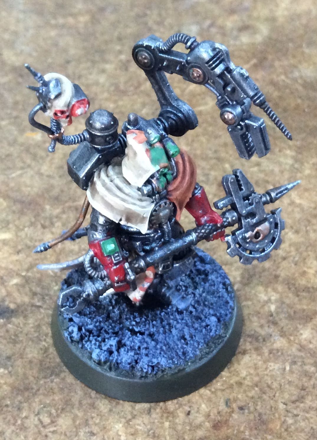 Redtoof's Mostly 40K Blog: Tech Priest Enginseer complete!
