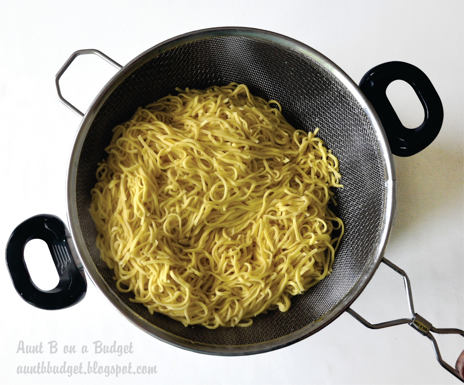 BethAnne on a Budget: Mushroom Chow Mein