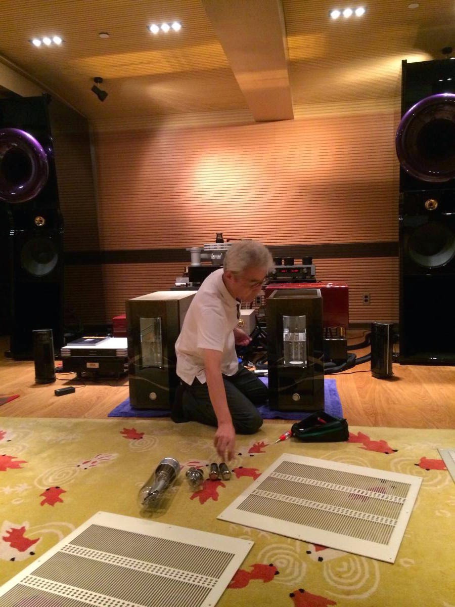Mr. Yamada Kazutoshi of Zanden Audio in action – Ultimate High-Fidelity