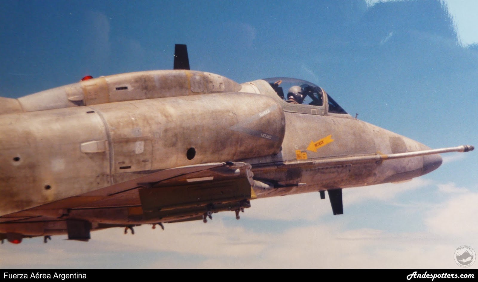 AndeSpotters: 20 Años del OA/A-4AR Fightinghawk en la Fuerza Aérea ...