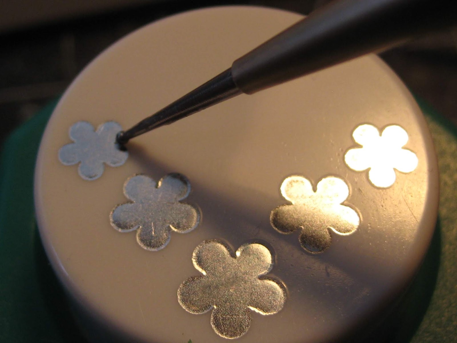 Studio E: Ivy Leaf Geraniums -tutorial