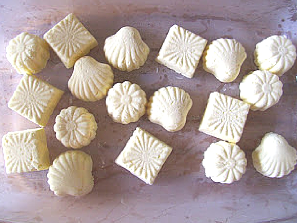 The Prudent Pantry: Beautiful Butter for Your Easter Table {Make It ...