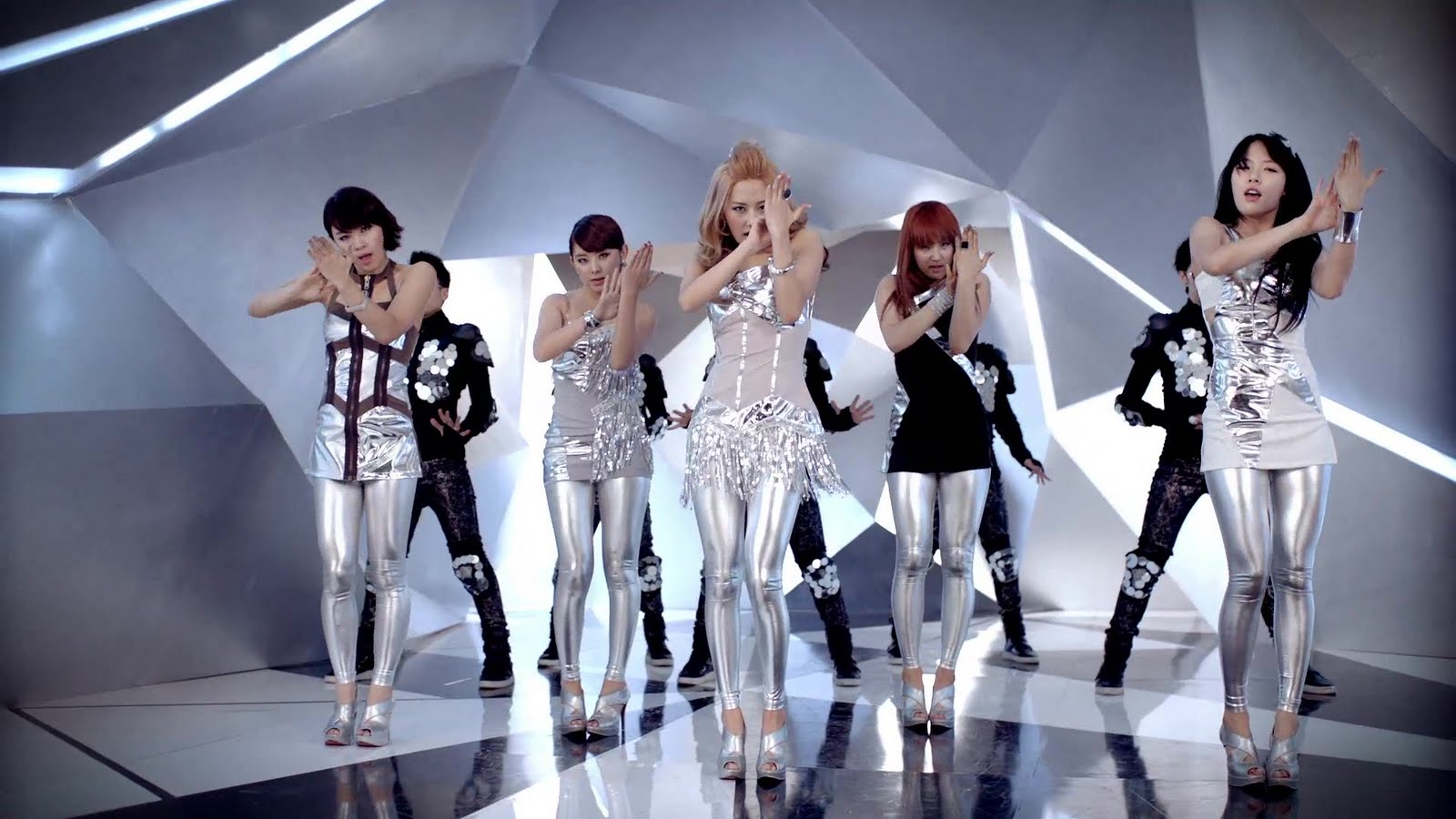 Helda World Blog: 4minute “Mirror Mirror”
