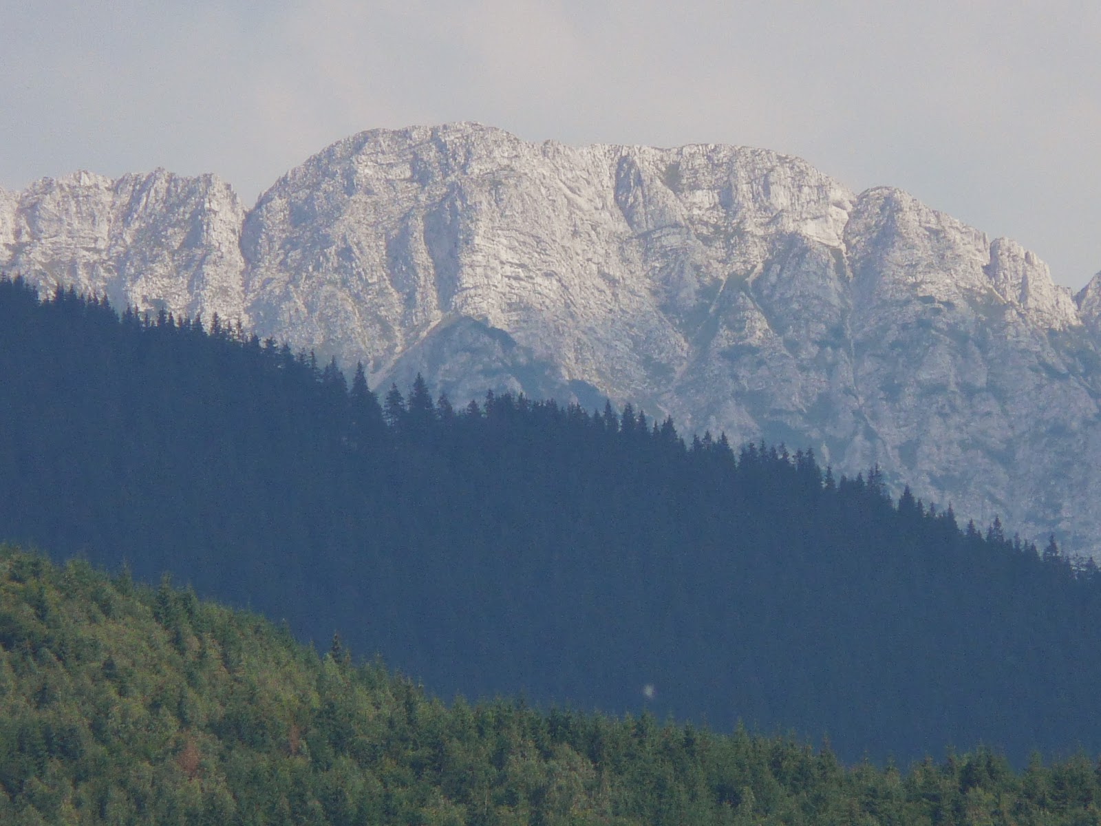 plecat de acasă: Grupa Bucegi -Leaota- caracterizare fizico geografică și obiectivele turistice