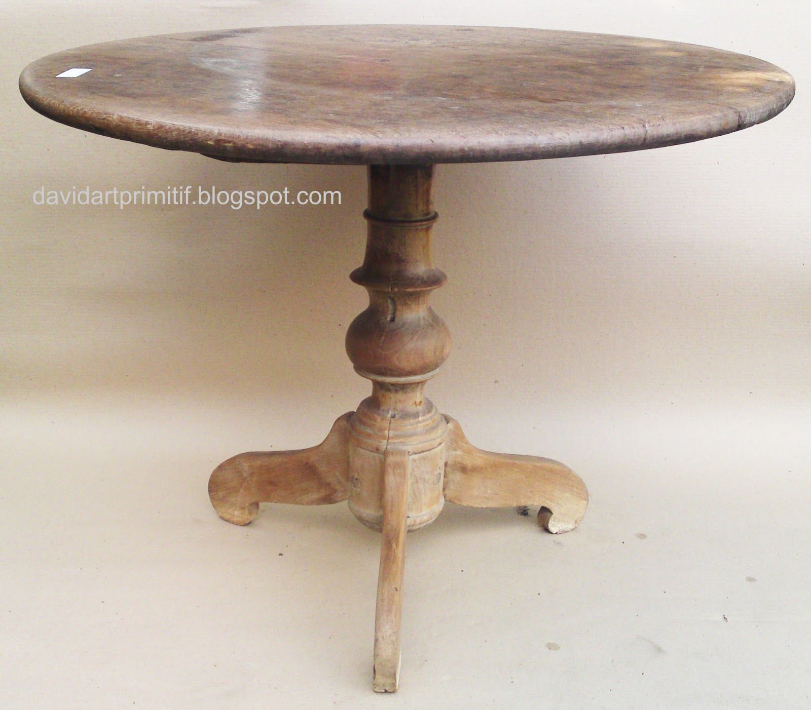Art & Primitif: Meja Bundar
