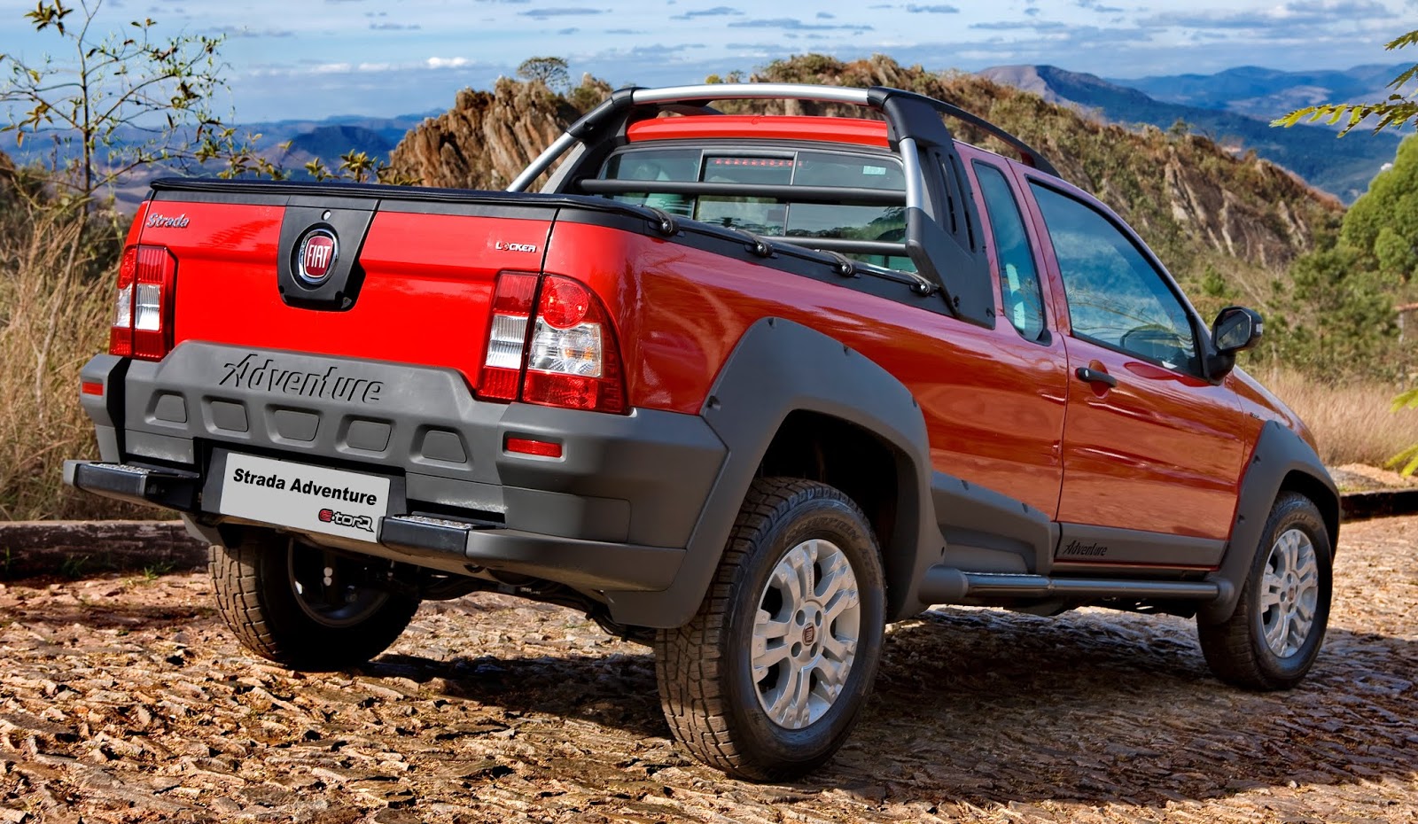 Fiat Strada completa 20 anos de mercado brasileiro