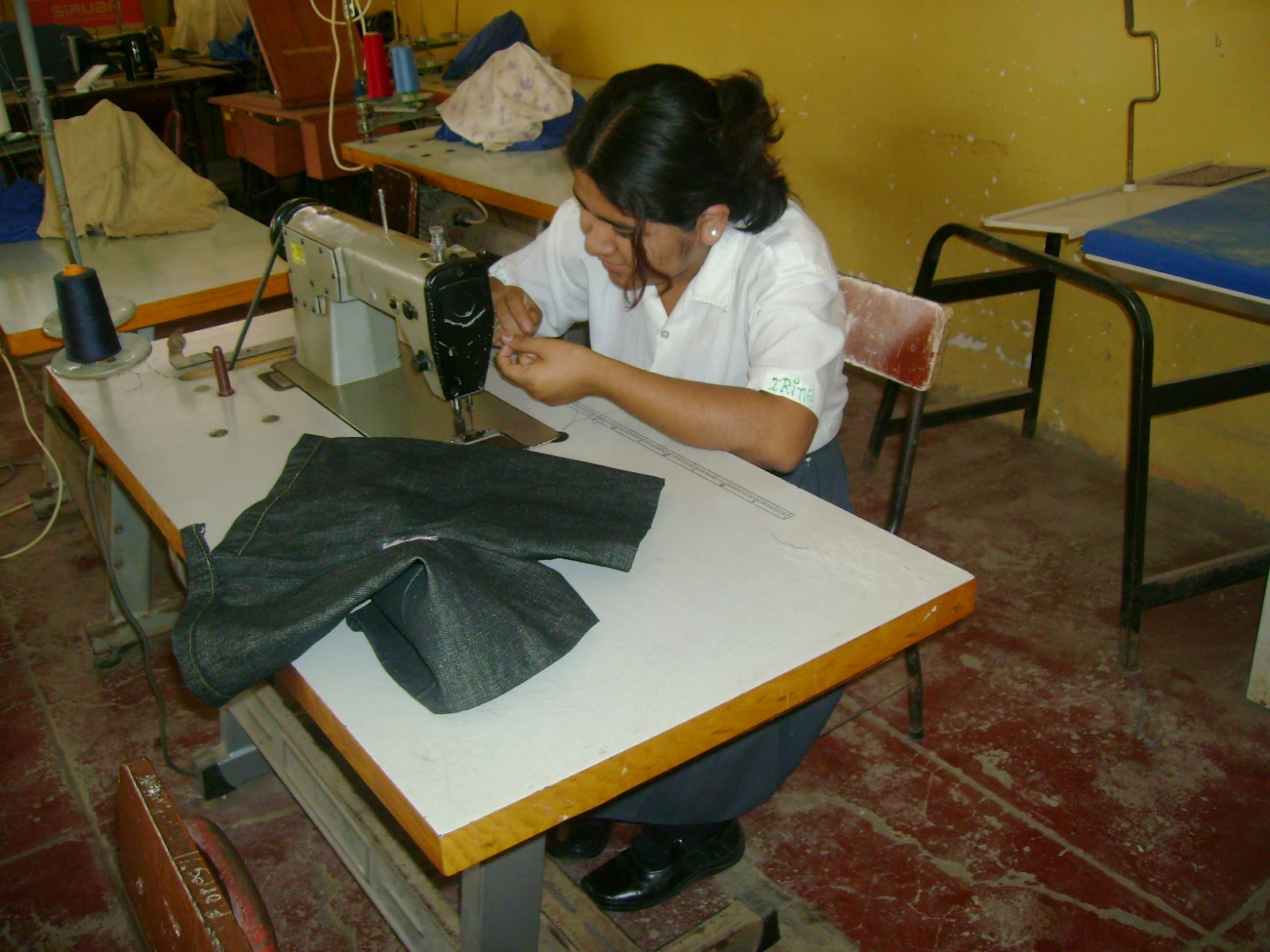 TALLER DE CONFECCIÓN TEXTIL