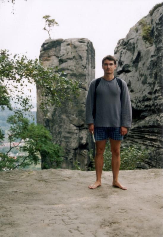 Shoeless Men: Barefoot Men - June 24, 2012