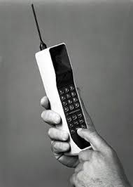 RunerStar: SEJARAH, EVOLUSI DAN PERKEMBANGAN HANDPHONE (1973-2009)