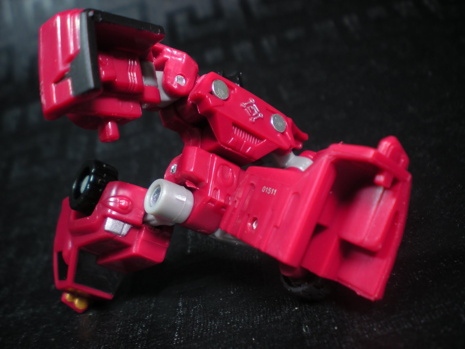 Review: [Hasbro] Transformers Drivetrain | Night's Corner