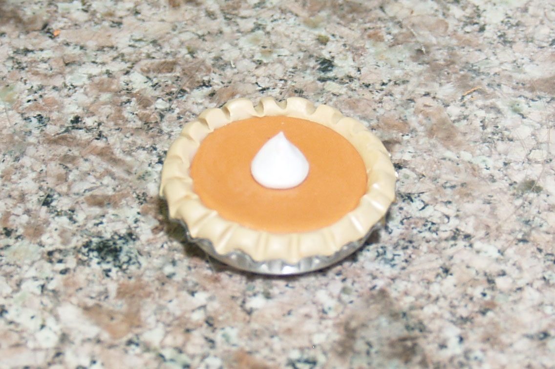 living with threemoonbabies: Polymer Clay Pumpkin Pie: Tutorial