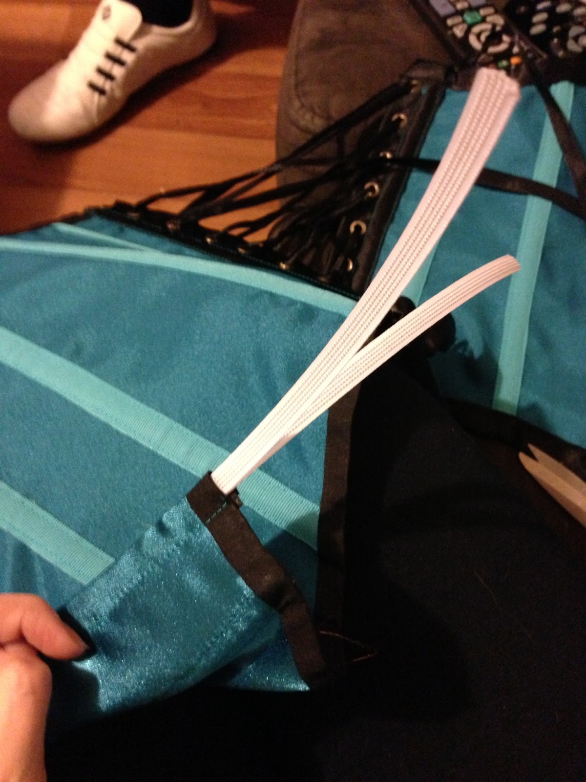 pearls. lace. & barb wire.: DIY Home-made corset/bustier