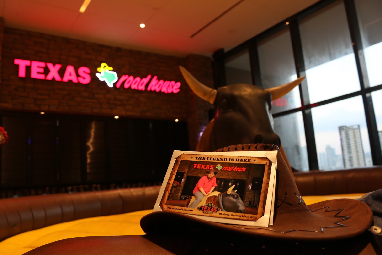 TEXAS ROADHOUSE in BGC UPTOWN MALL | Food In The Bag