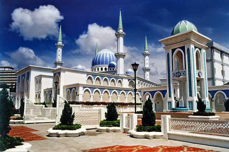 Azri Rushdan : Mercu Tanda (Di Malaysia)