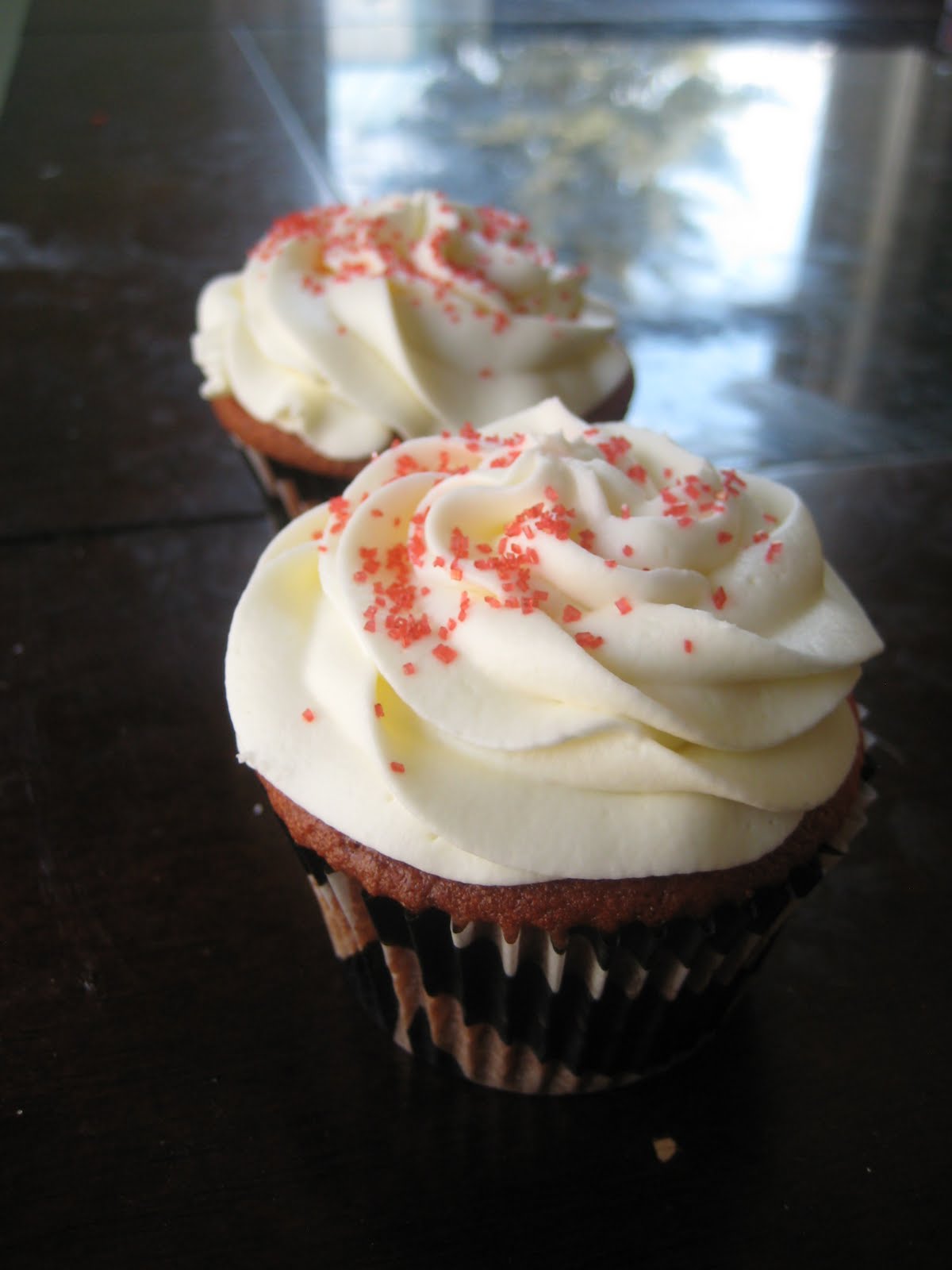 Country CupCakes: MOPS Bake Sale Cupcakes