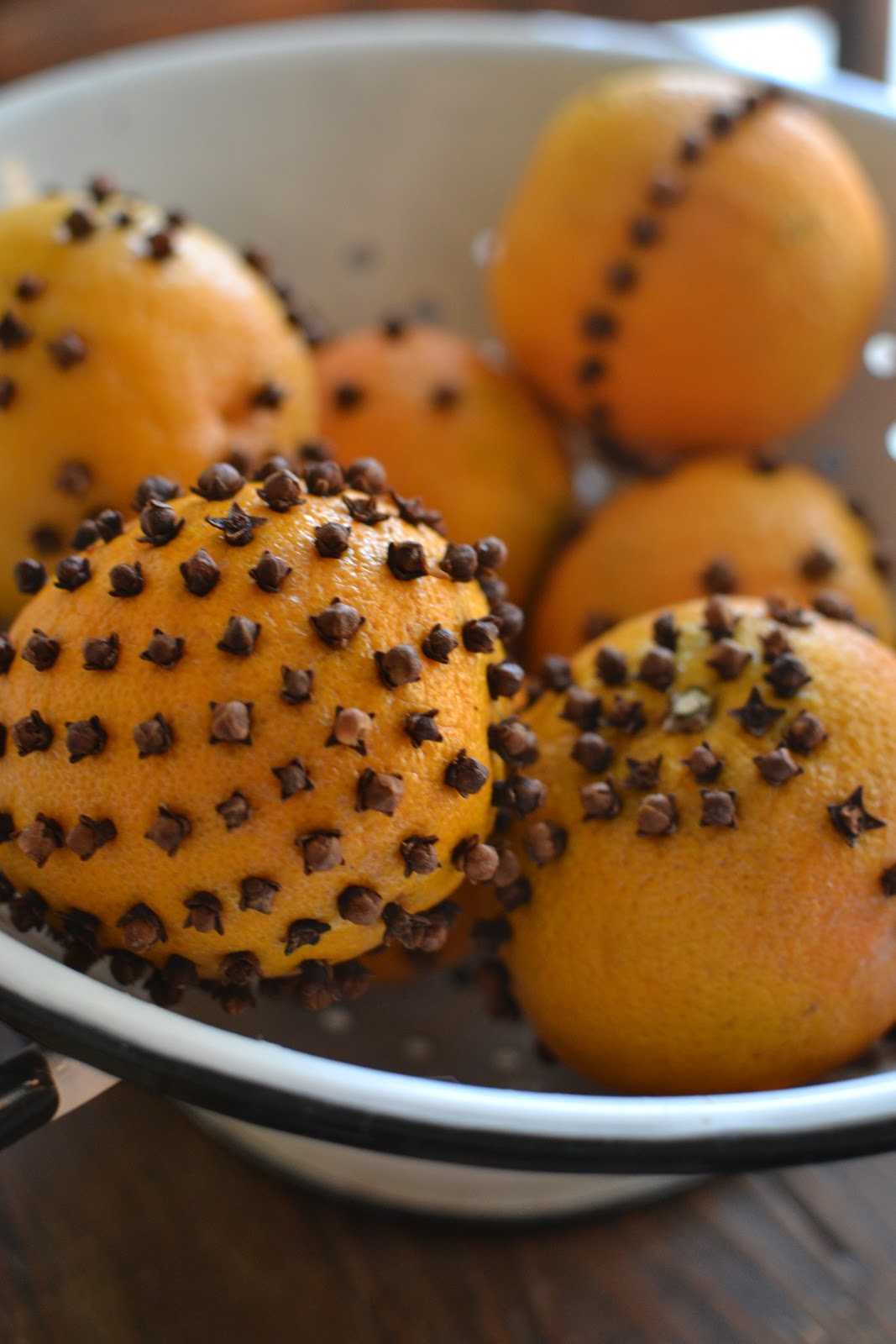 Our Neck of the Woods: Homemade Living: How To Make Pomanders