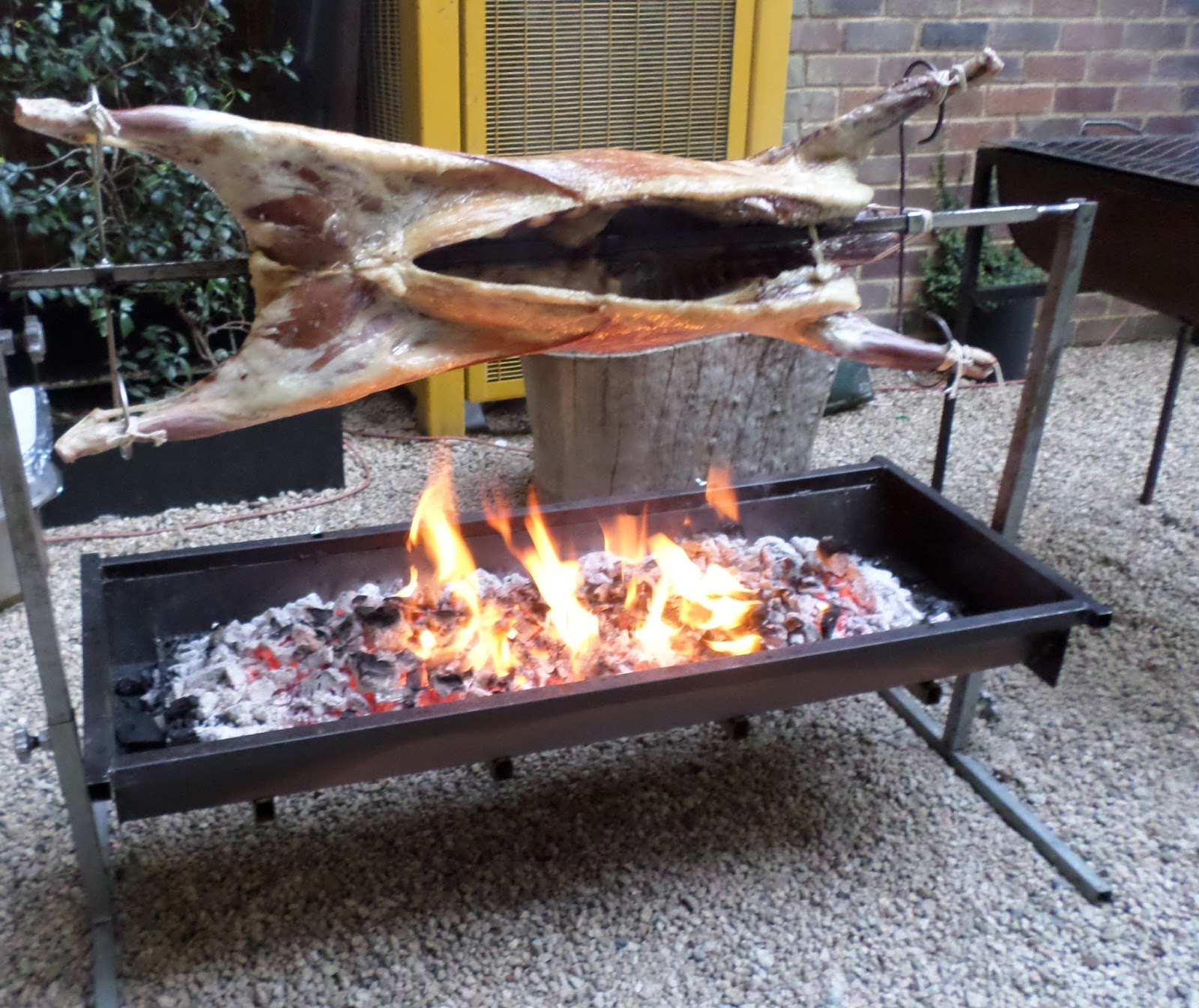 Braai Winkel: Lamb Spit Braai for 60 People
