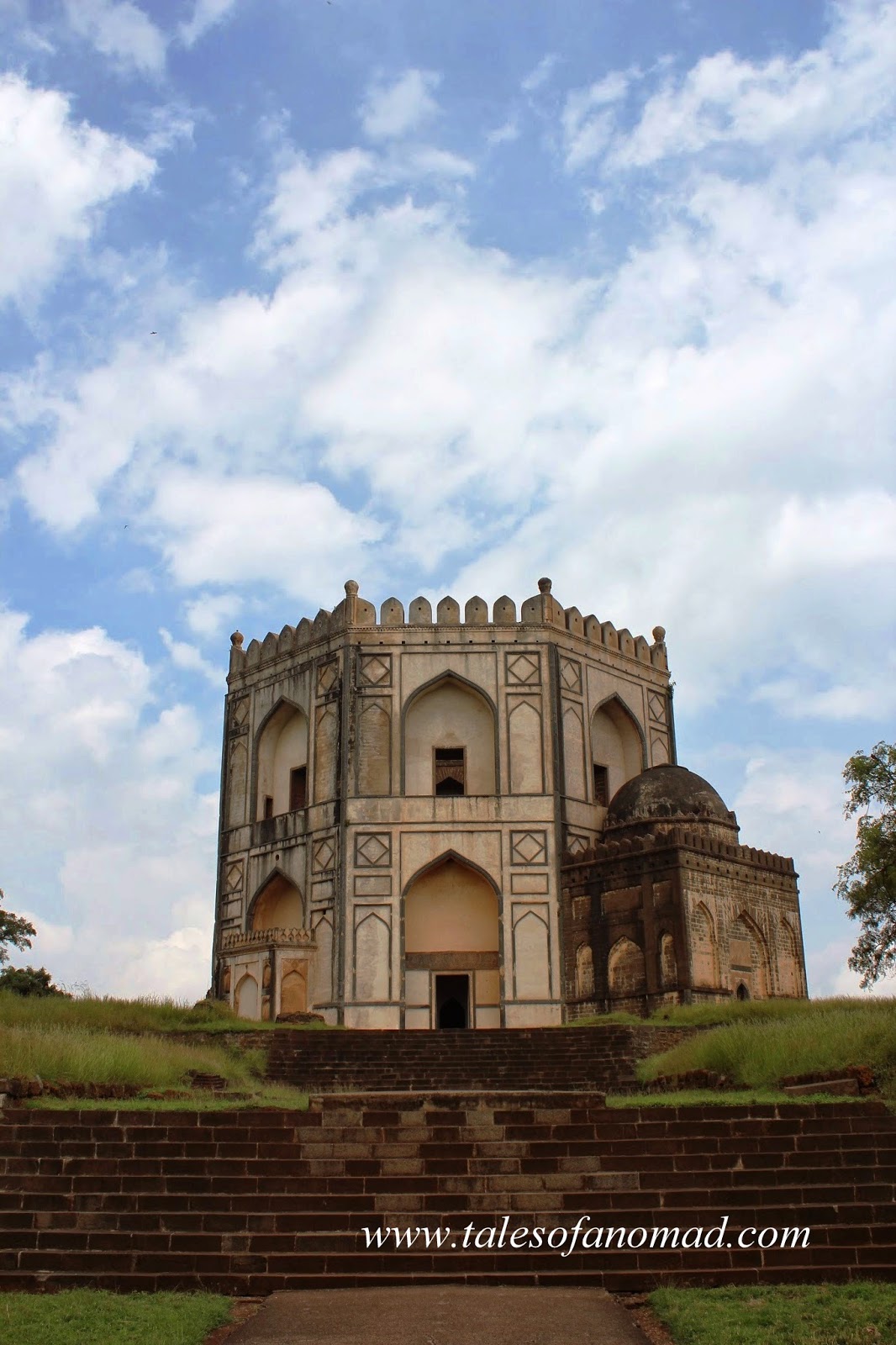 Tales Of A Nomad: Bidar- The Land of Tombs