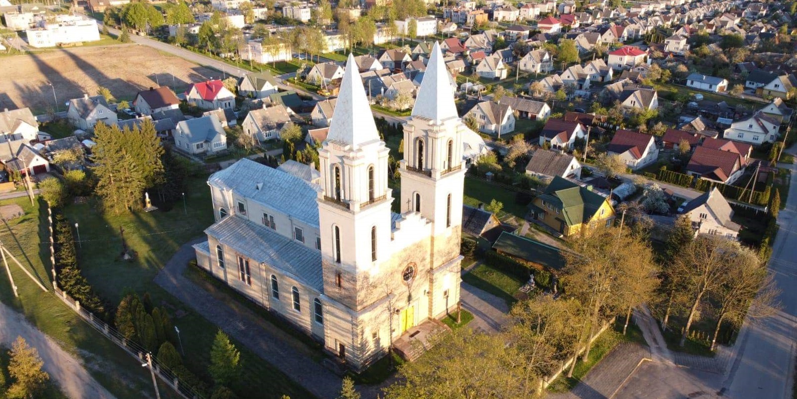 Švenčionėlių Šv. Edvardo parapija: Jaunimo piligriminiame žygyje Aušros ...