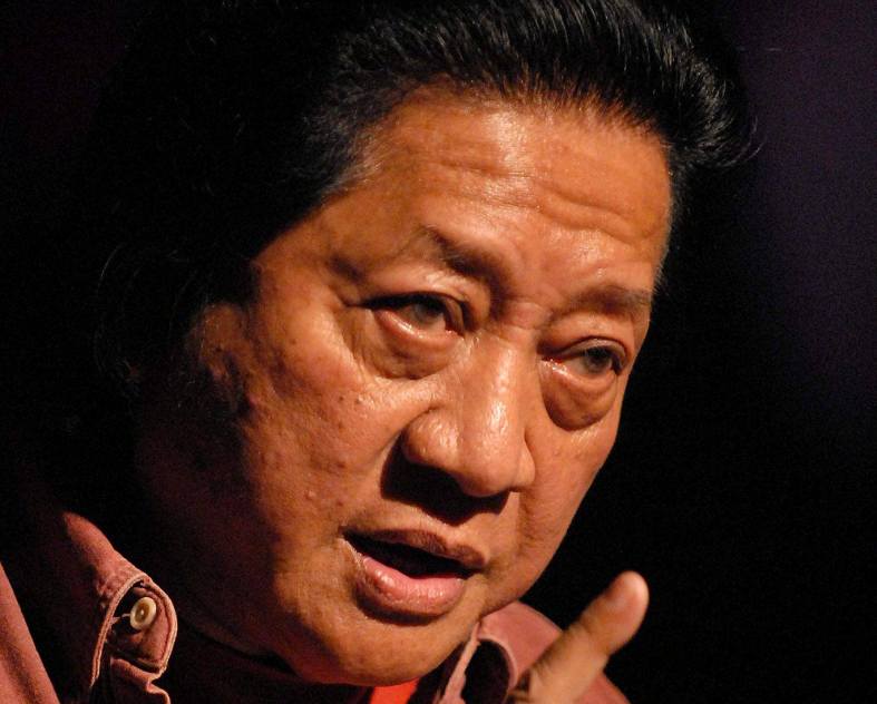 WS Rendra : Willibrordus Surendra atau Wahyu Sulaiman?