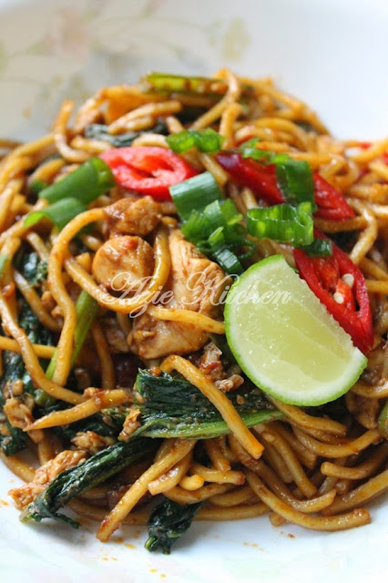 Mee Goreng Basah Dia Isteri Luar Biasa - Azie Kitchen