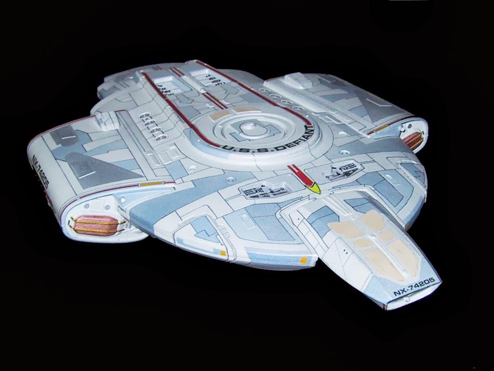 Spacedock 2001: 1/420 U.S.S. Defiant NX-74205