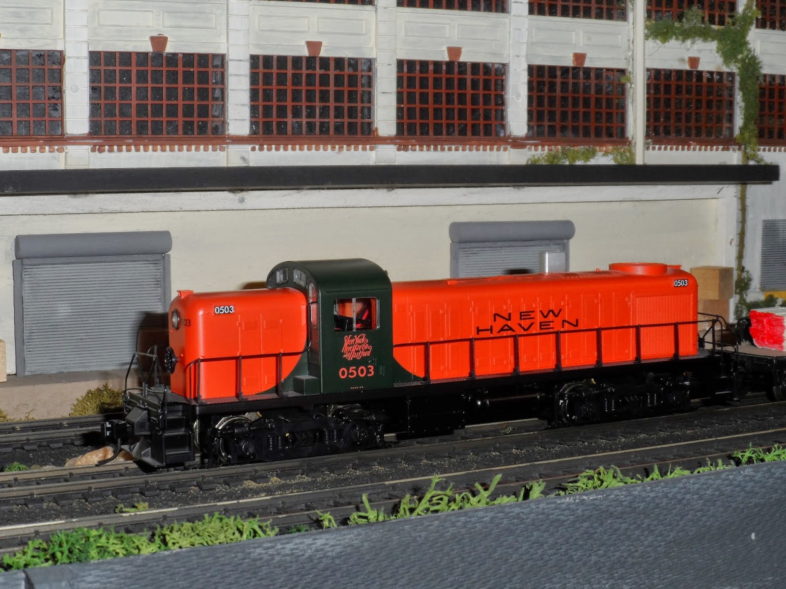 New York Central Train Layout: New Haven RS2 #0503 Joins The Fleet