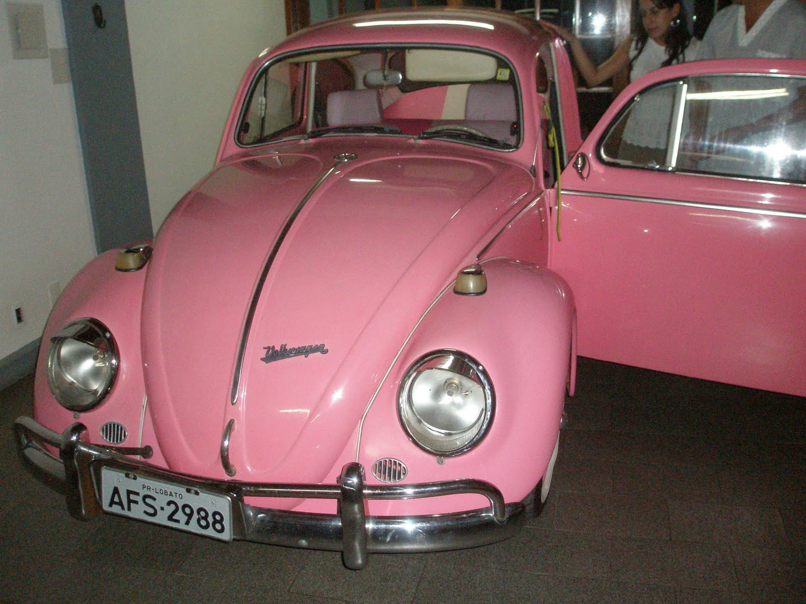 Fusca na foto: Fusca 1961 rosa (VENDA)