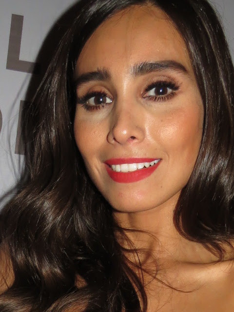 POR TU PUERTA: ALEX GARZA CANTA CON PASION