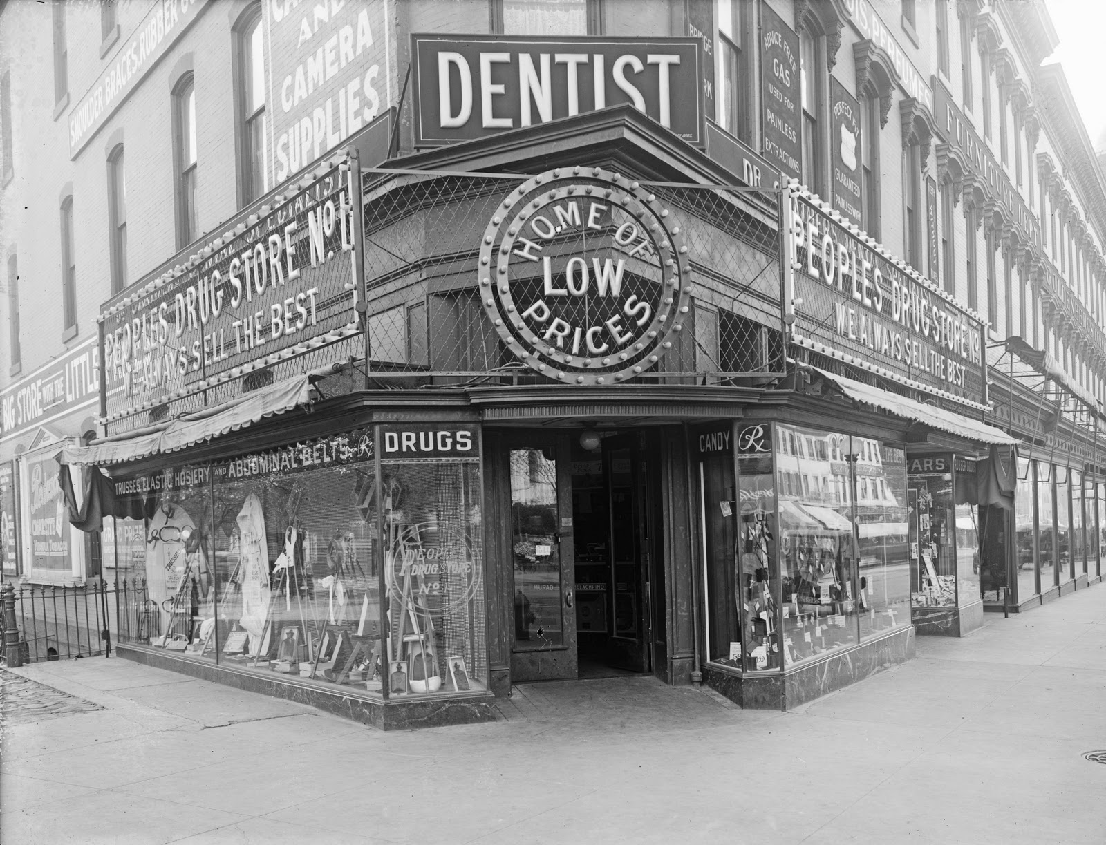 The Once-Ubiquitous Peoples Drug Stores