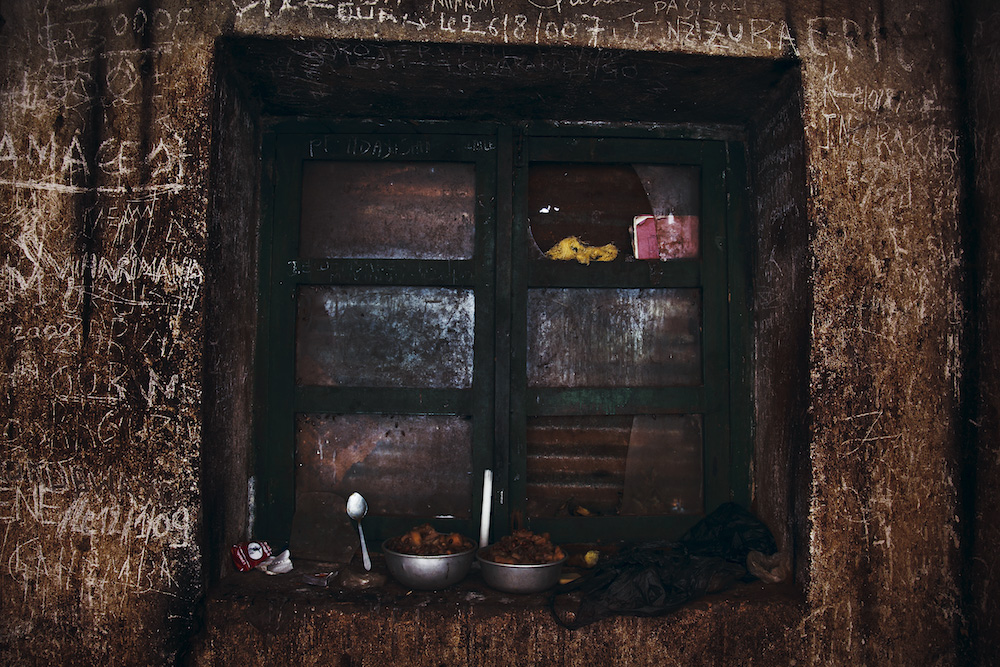 ELIZABETH AVEDON JOURNAL: CRUEL AND UNUSUAL: Prison Photography ...