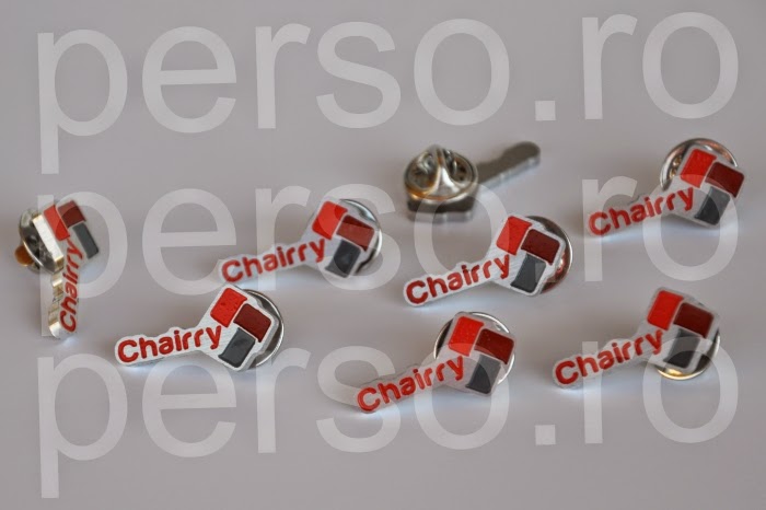 Insigne: Insigne cu pin