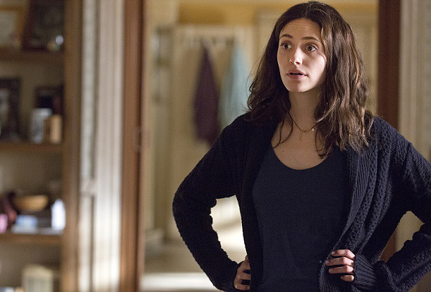 SHAMELESS - Nancy Pimental commenta la scoperta di Fiona. Spoiler ...
