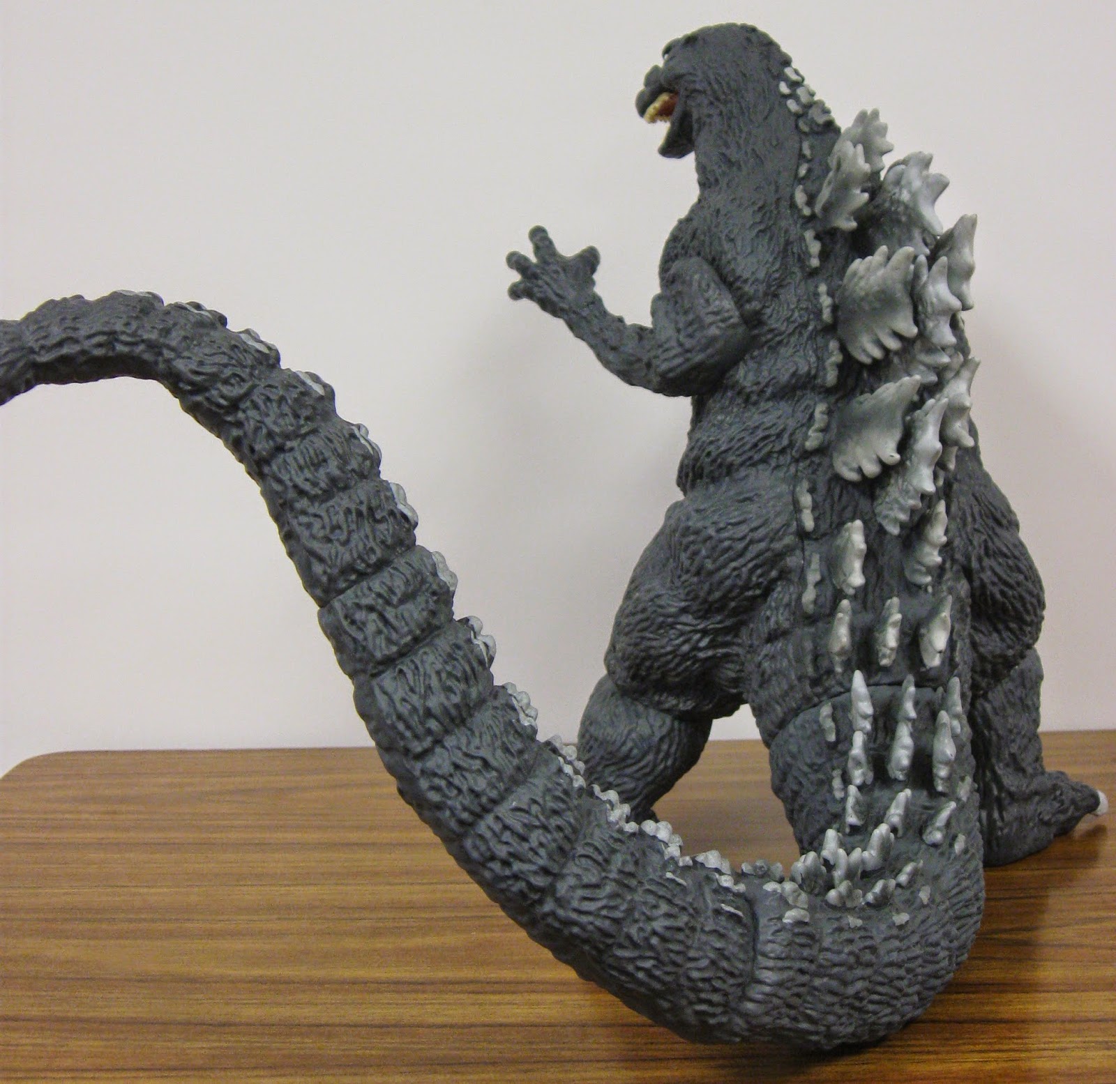 The Toyseum: GODZILLA 1989 - Diamond Select Vinyl Bank Review