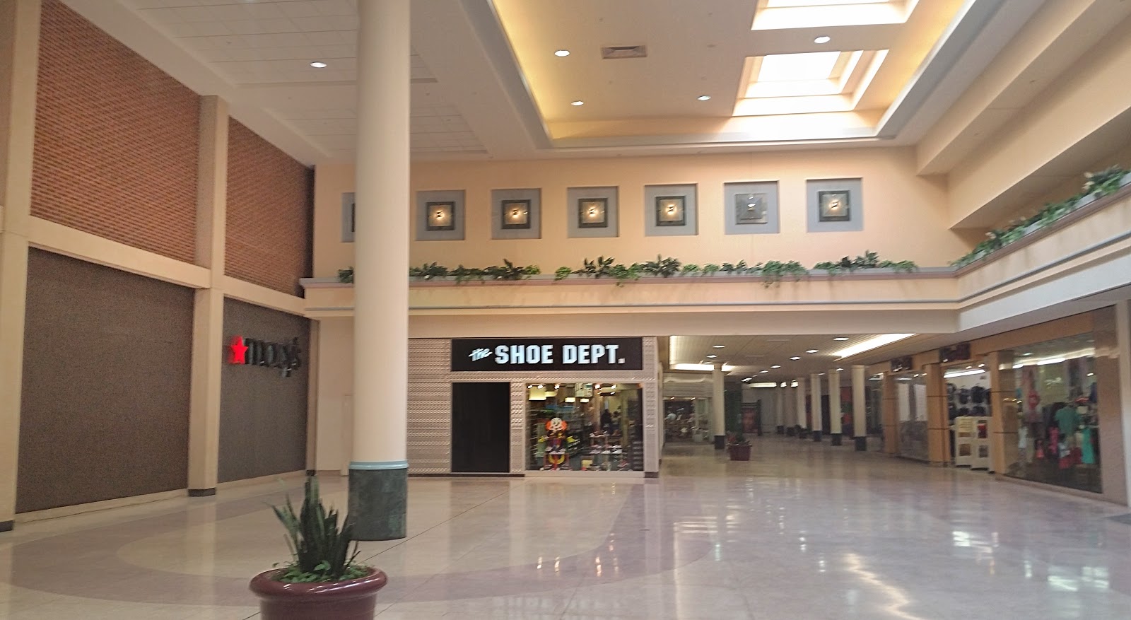 Dead and Dying retail: Northland Center in Southfield, Michigan