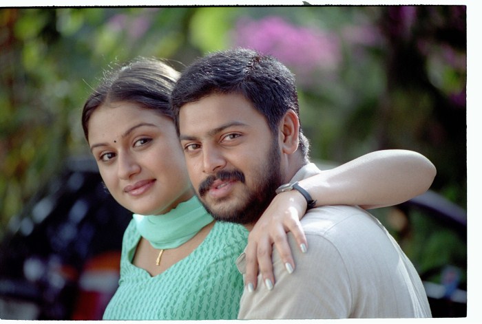 tamil cinema foto: Srikanth Sonia Agarwal in Sathurangam Movie Images