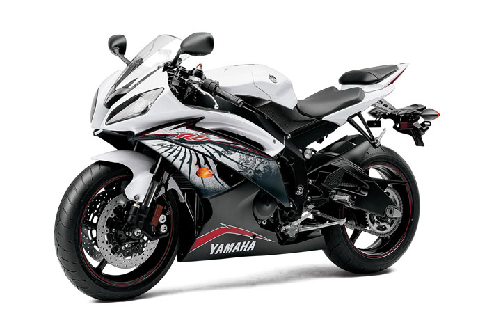 2012 Yamaha YZF-R6 - Motorbike Reviews