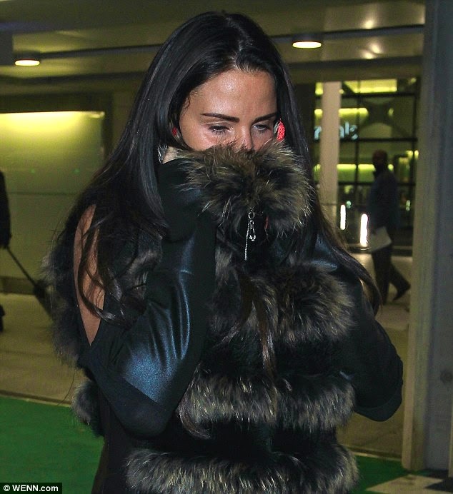 Canary Updates: Katie Price looks fragile after undergoing breast ...