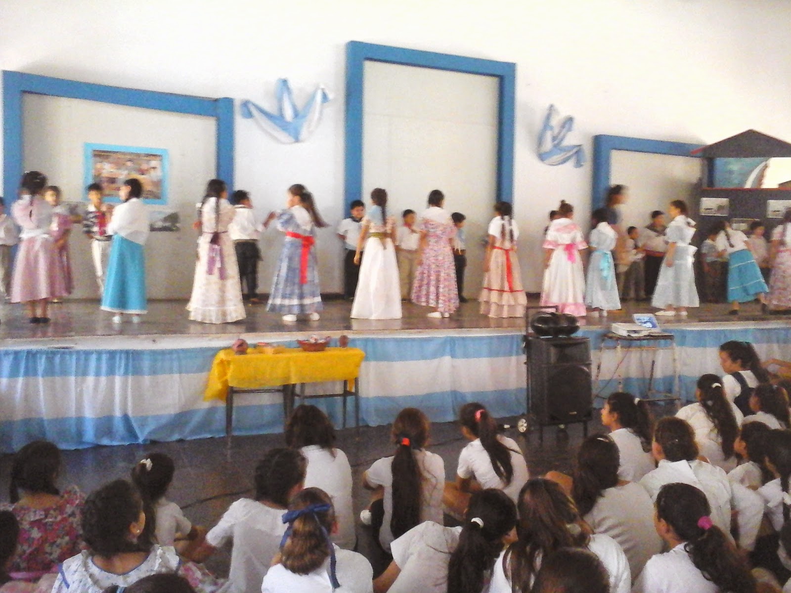 Escuela N°82 " AMADO BONPLAND": Día de la tradición