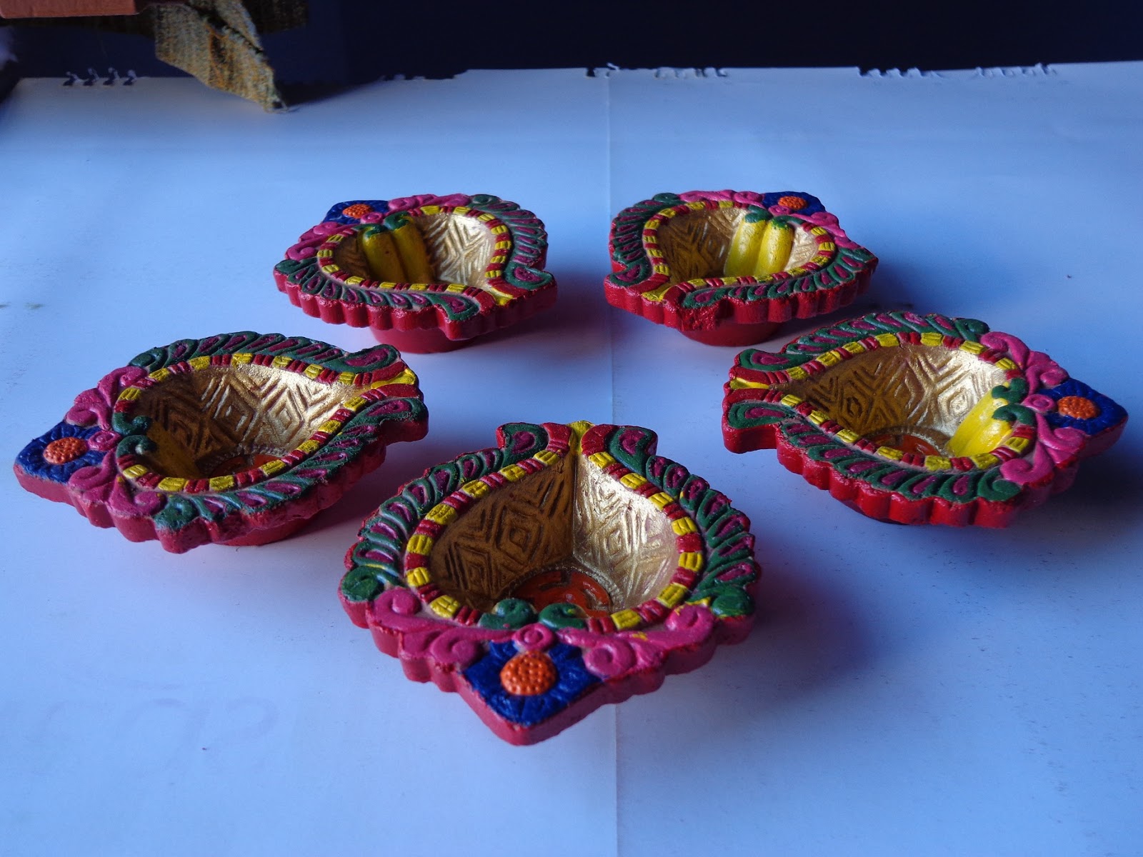 Nisha's Art Blog: beautiful designer diyas (Diwali Lamps)