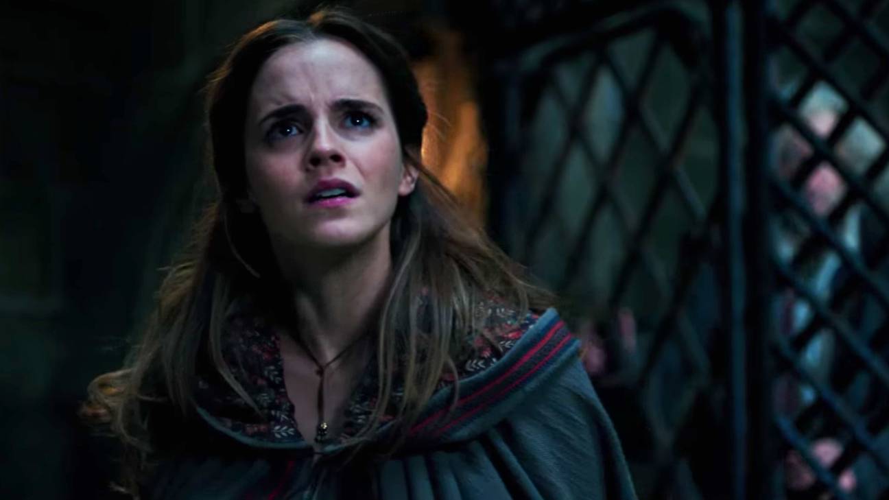 A Bela e a Fera - DVD, sofá e pipoca