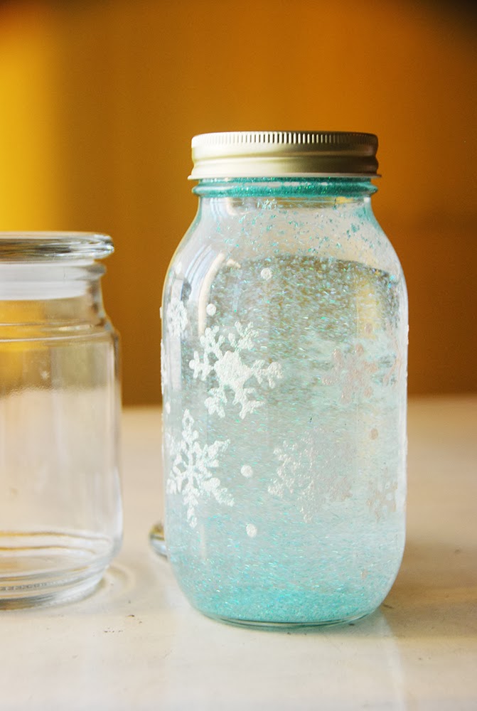 The Pink Doormat: Mason Jar Snow Globe