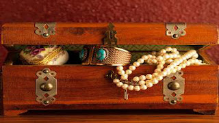 Hutum Beauty & Health Care: How to Pick the Right Jewellery for Monsoon
