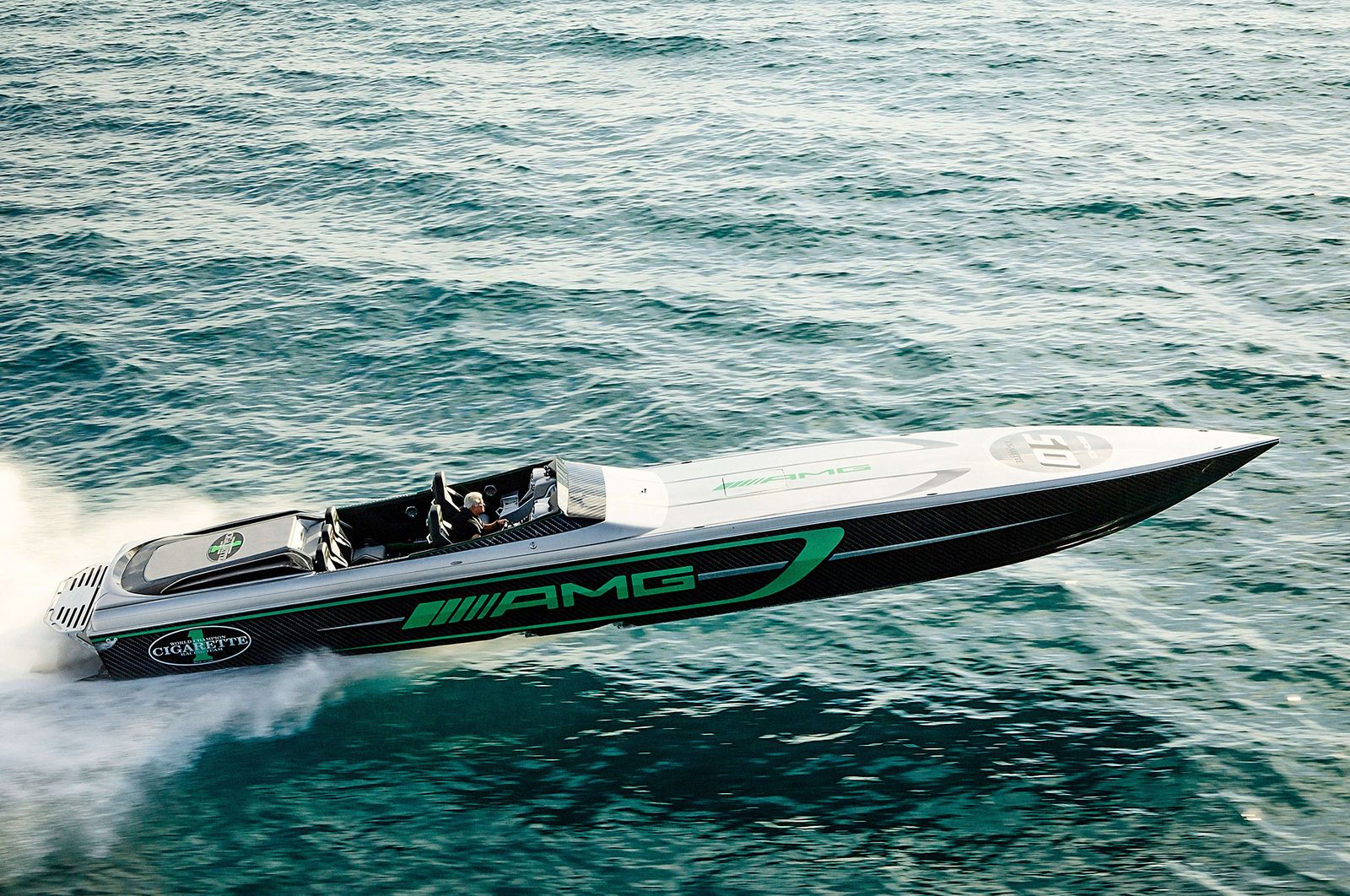 Cigarette Racing Boat Gets Mercedes-AMG GT R Inspired Design