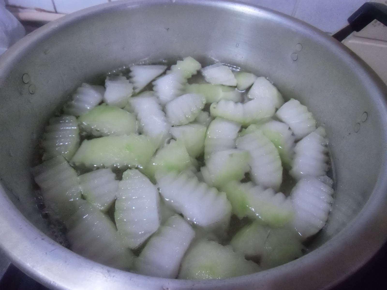 "Nette Cooking": "Minatamis na Kundol