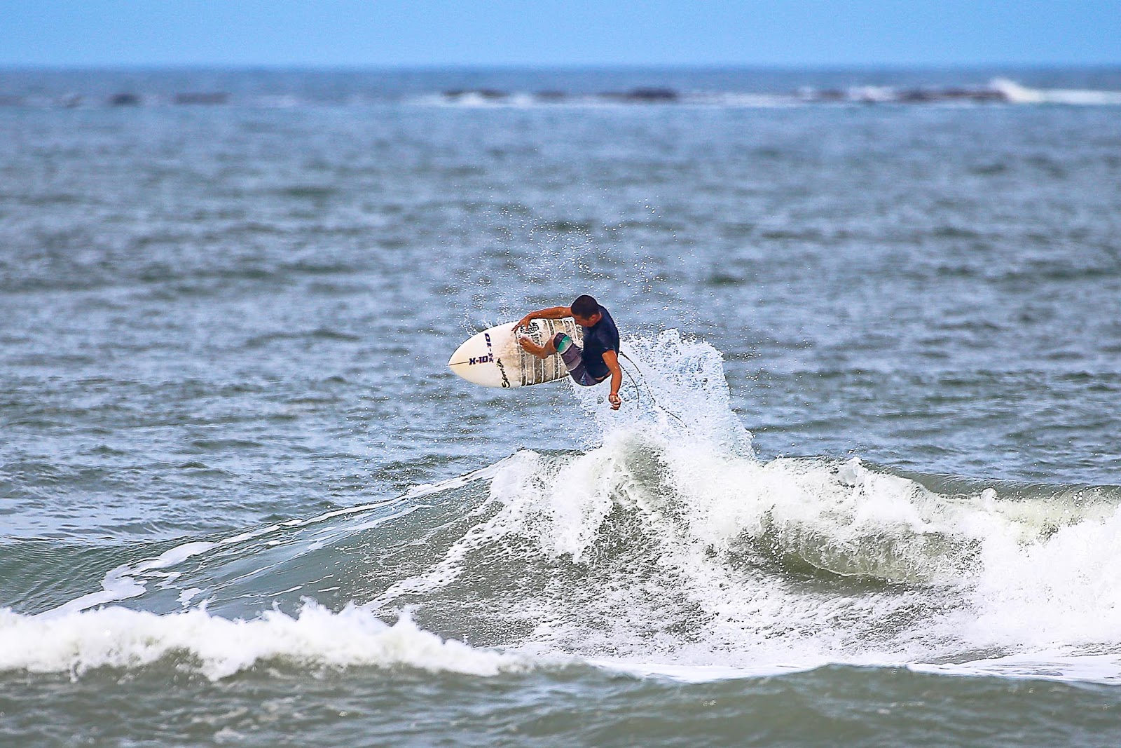 Associação dos Surfistas de Torres: Jihad kohdr vira na última onda e ...