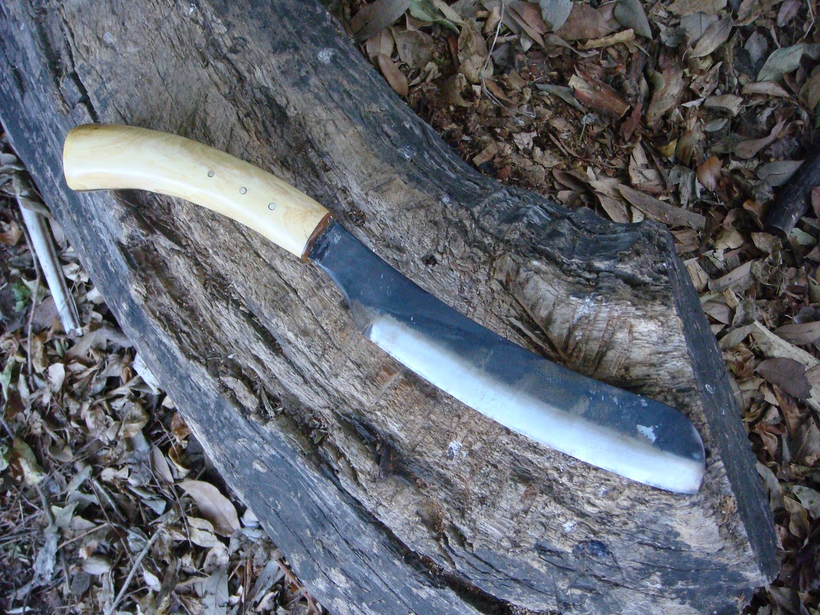 Woods Roamer: Survival Parang