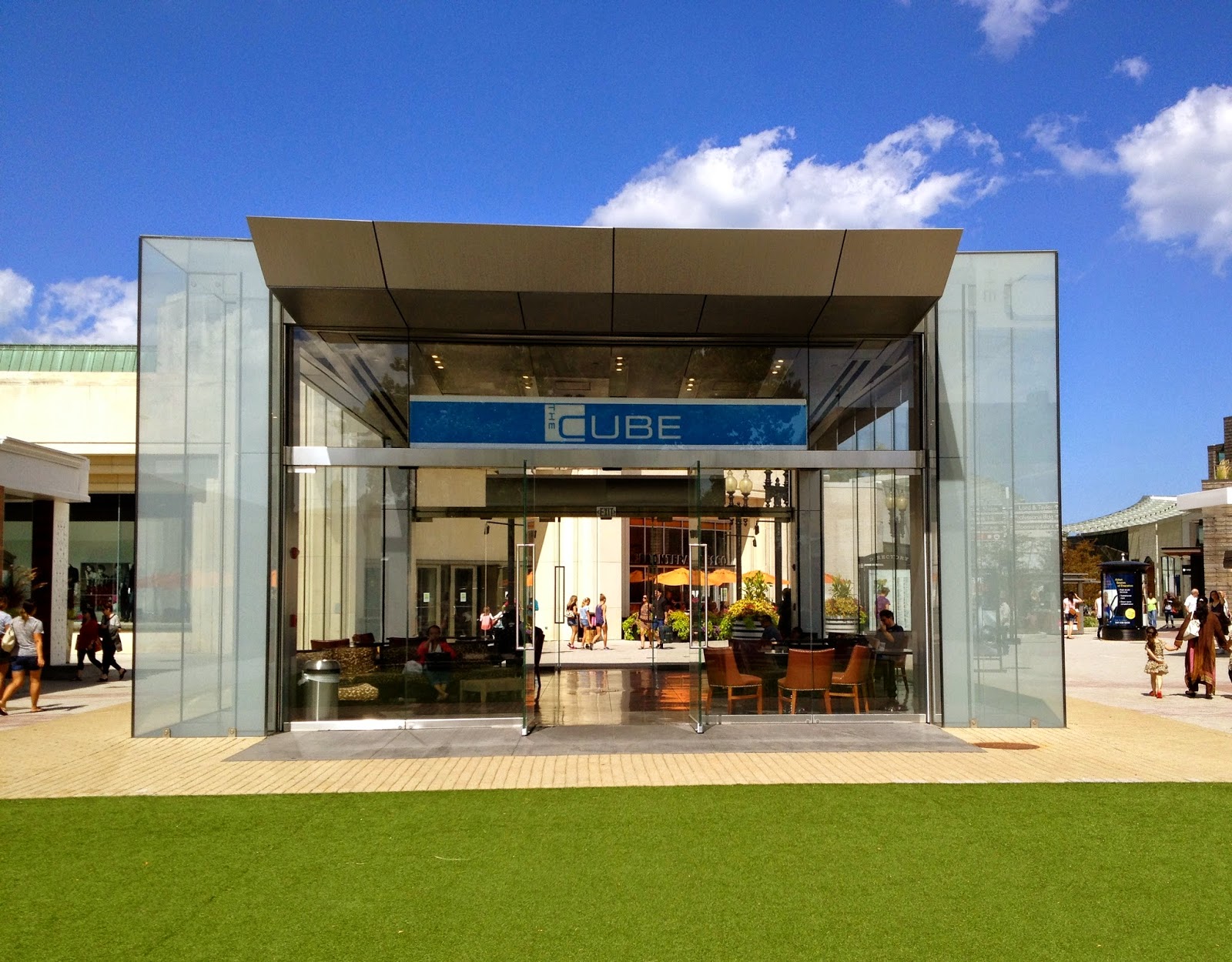 suket abang: The Glass Cube at Westfield Old Orchard